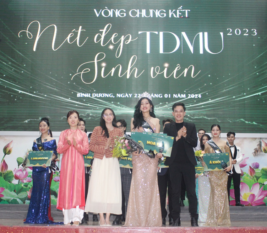 Cuộc thi “Nét đẹp sinh viên TDMU” năm 2023: Văn Sơn và Thanh Vy đăng quang